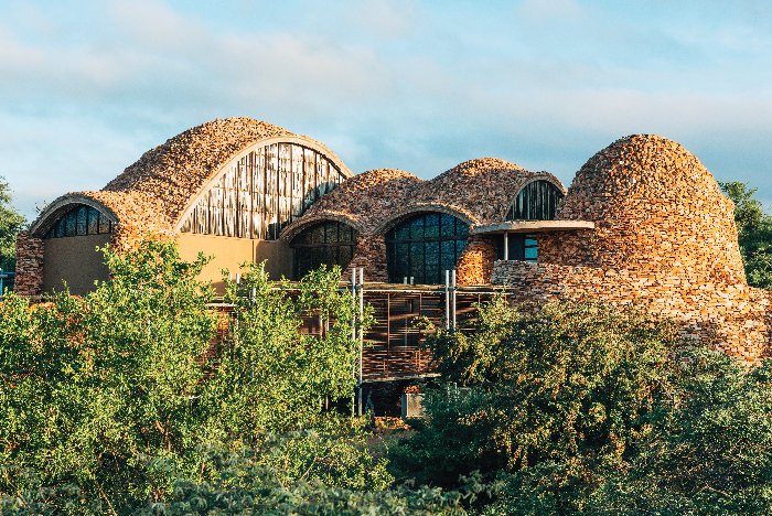 Experiences - Mopane attractions and safaris.